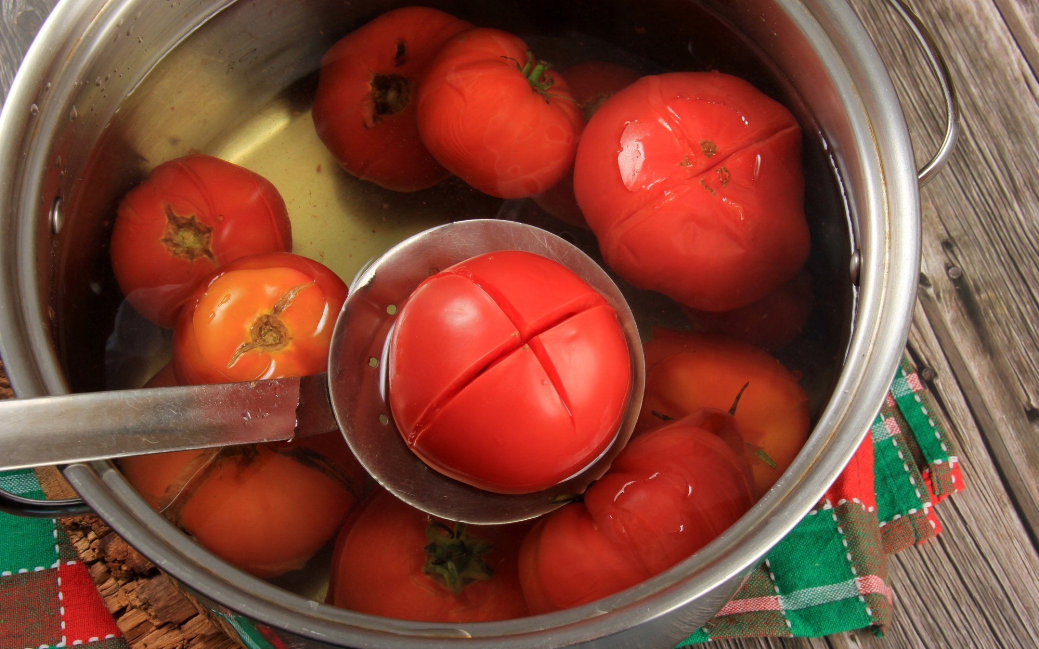 Консервовані помідори чері на зиму - простий рецепт — Шуба