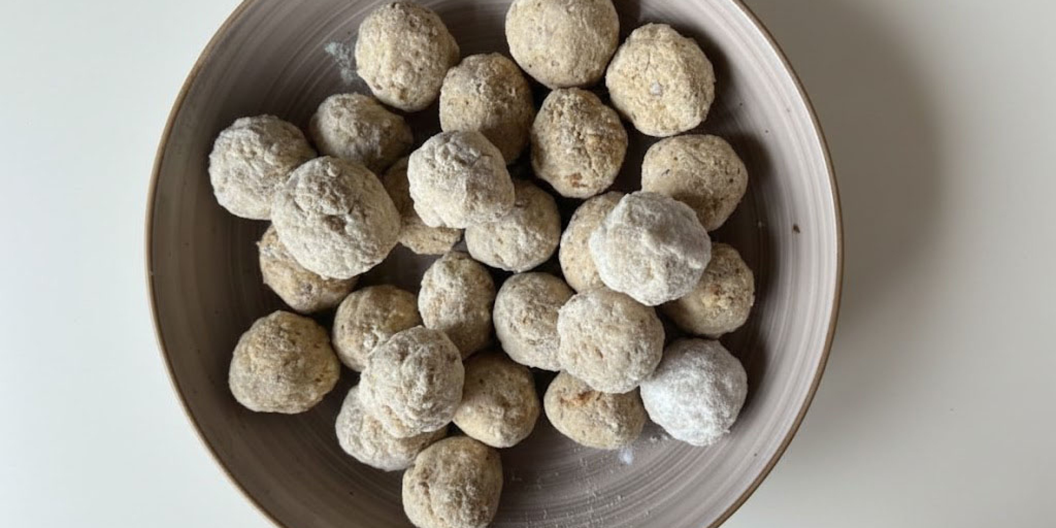 Цукерки ручної роботи - покроковий рецепт з горіхами та згущеним ...