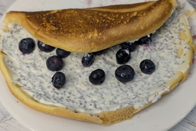 Низькокалорійний білковий десерт — смачний рецепт з млинцем. Читайте на ...